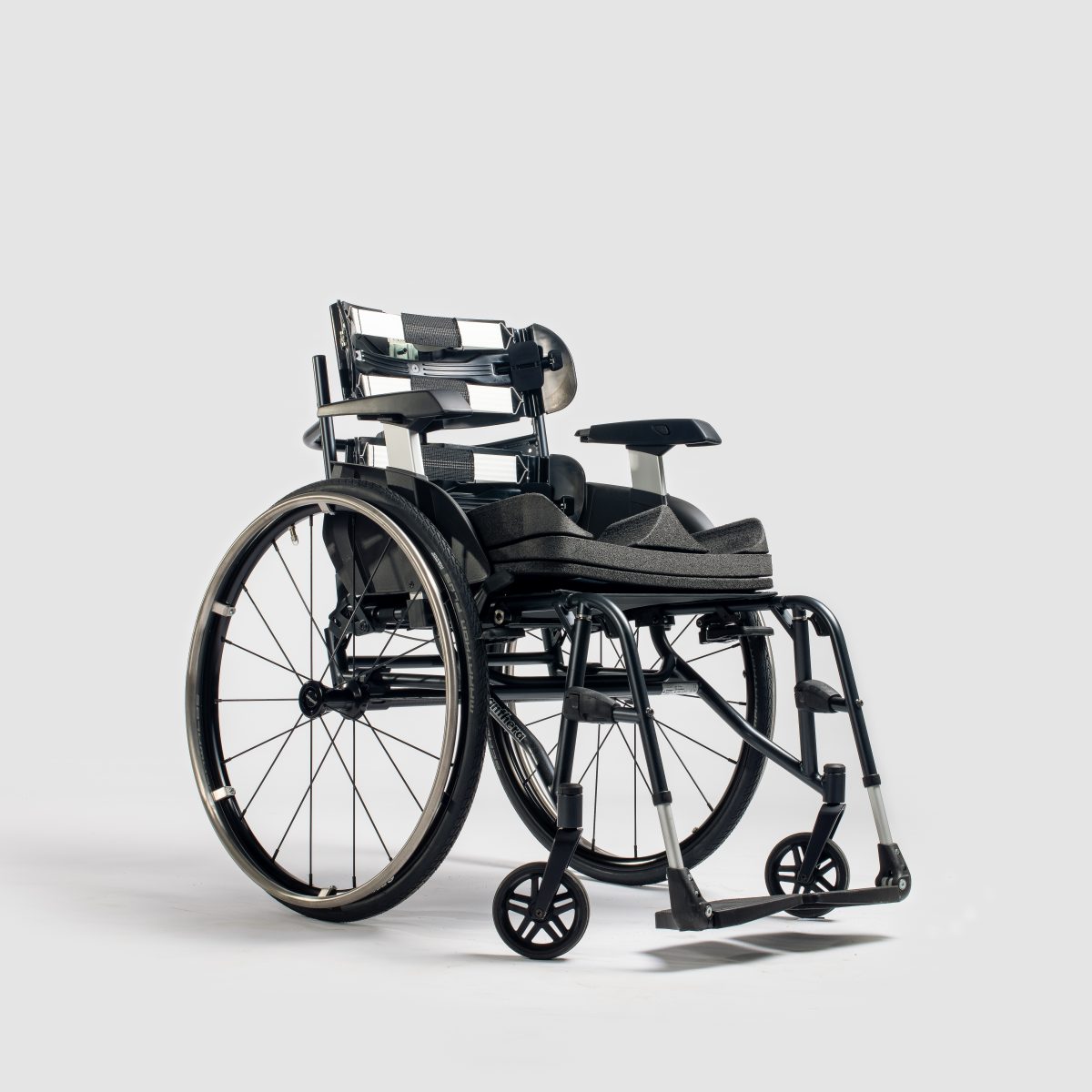 Axxis Standard Backrest - V-Trak